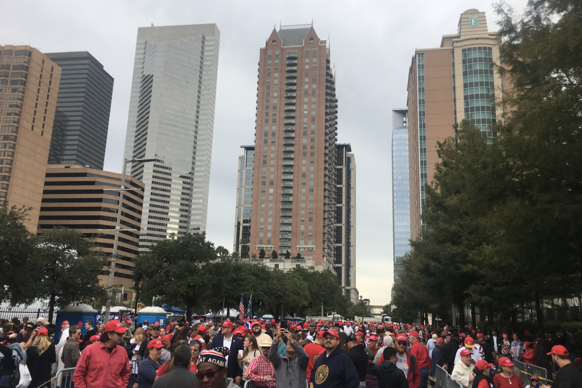 Inside Donald Trump's Houston Rally Frenzy — Massive Crowds Line Up ...