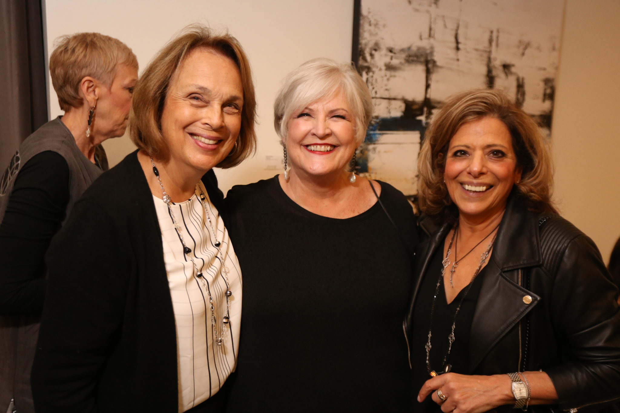 Art on the Avenue Auction Brings in $250,000, Gives 532 Pieces of Art a ...