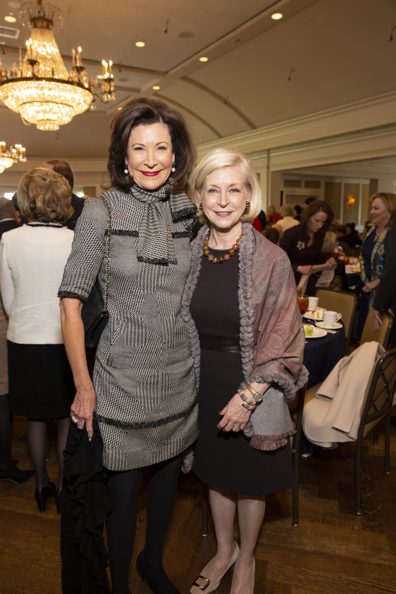 Kevin Durant's Mom Has a River Oaks Moment, Raises Big Money in Houston ...