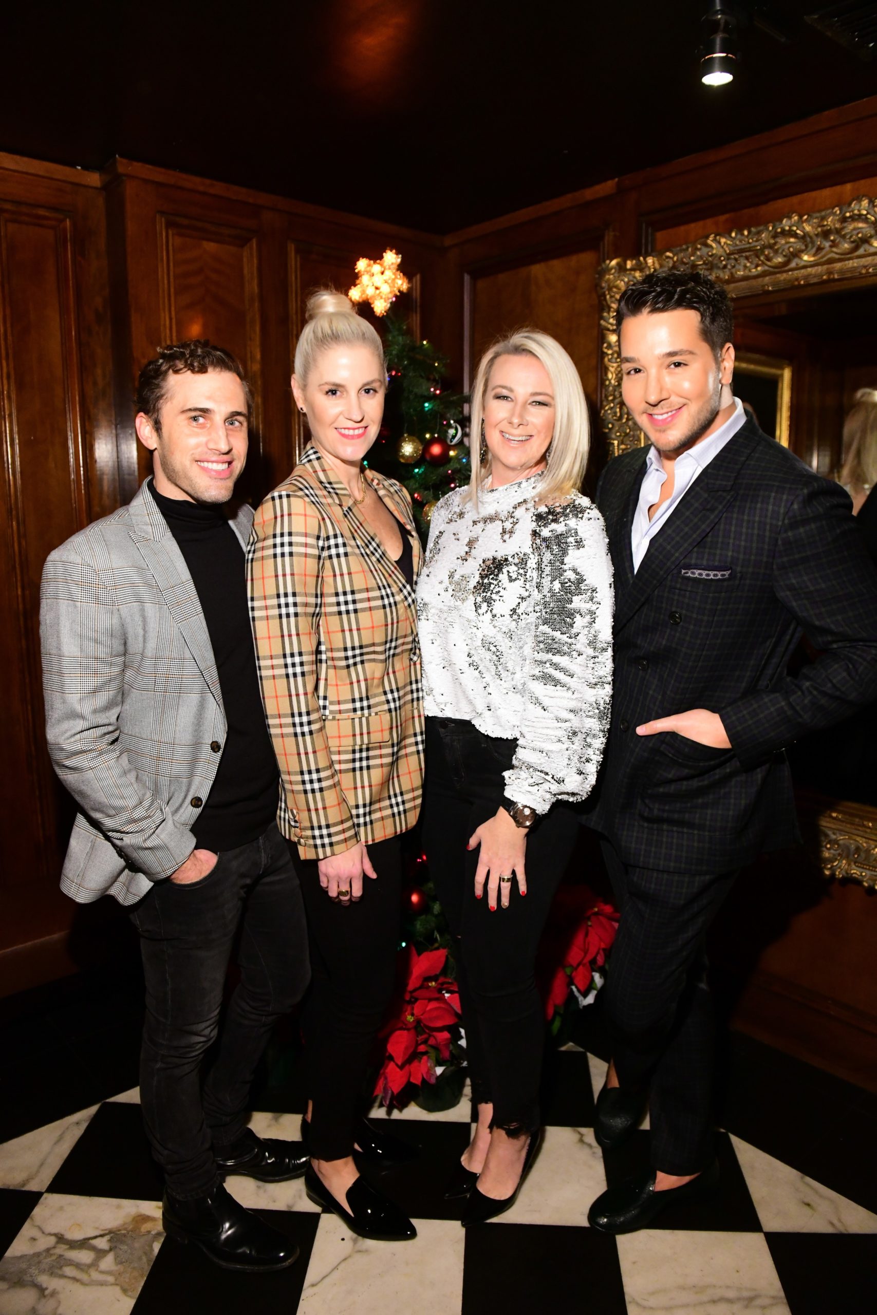 Margaritas Under the Mistletoe Brings a Hot Crowd to a Houston Favorite ...