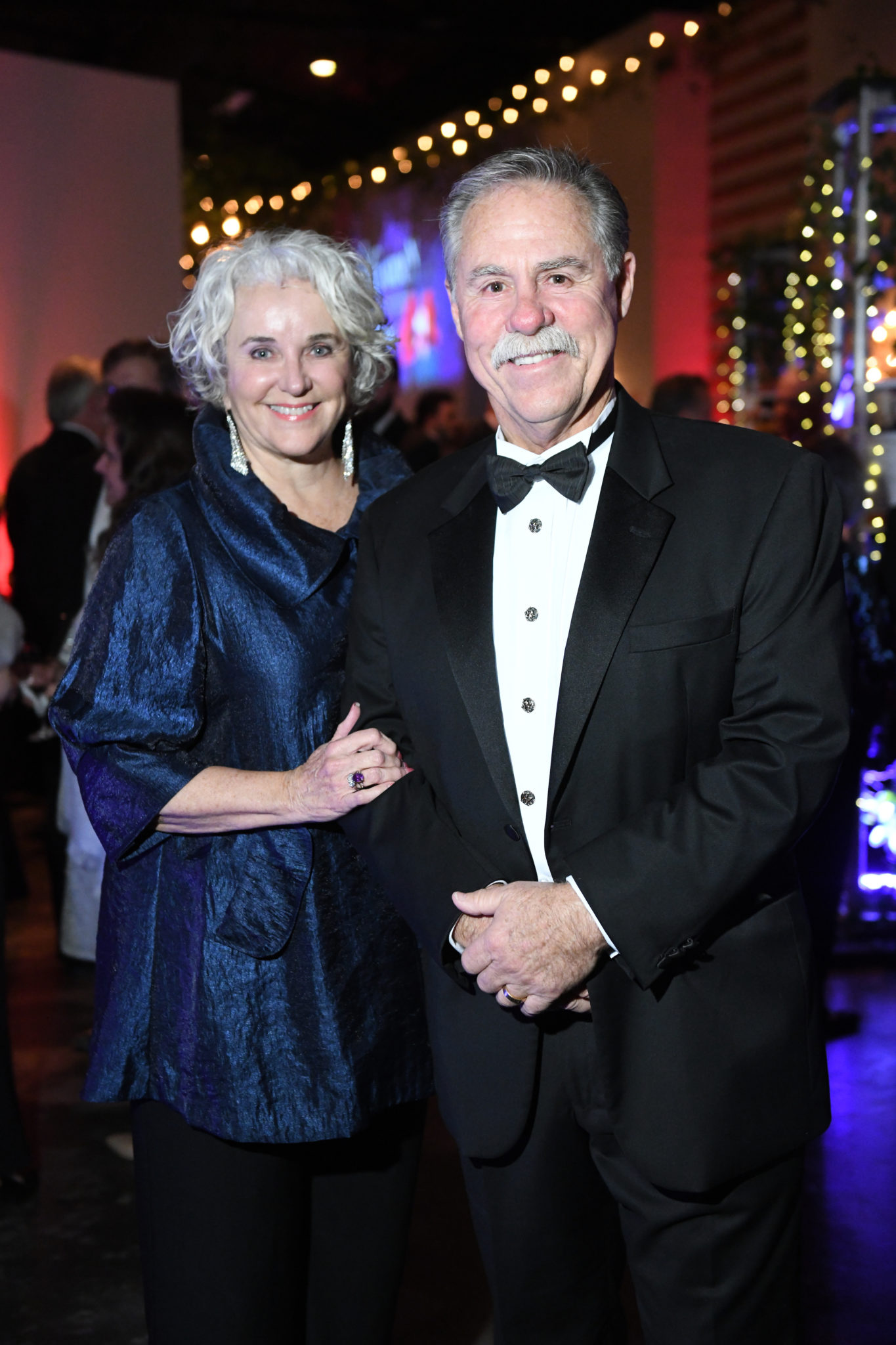 Surprise $2.5 Million Gift Wows This Theatre Crowd, Honors a 33-Year ...