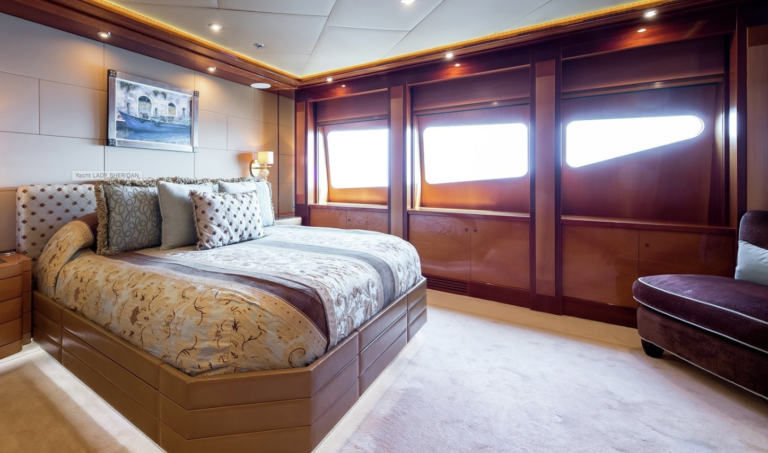 Inside the World of Mega Yachts — How the Super Rich Find Their Dream ...