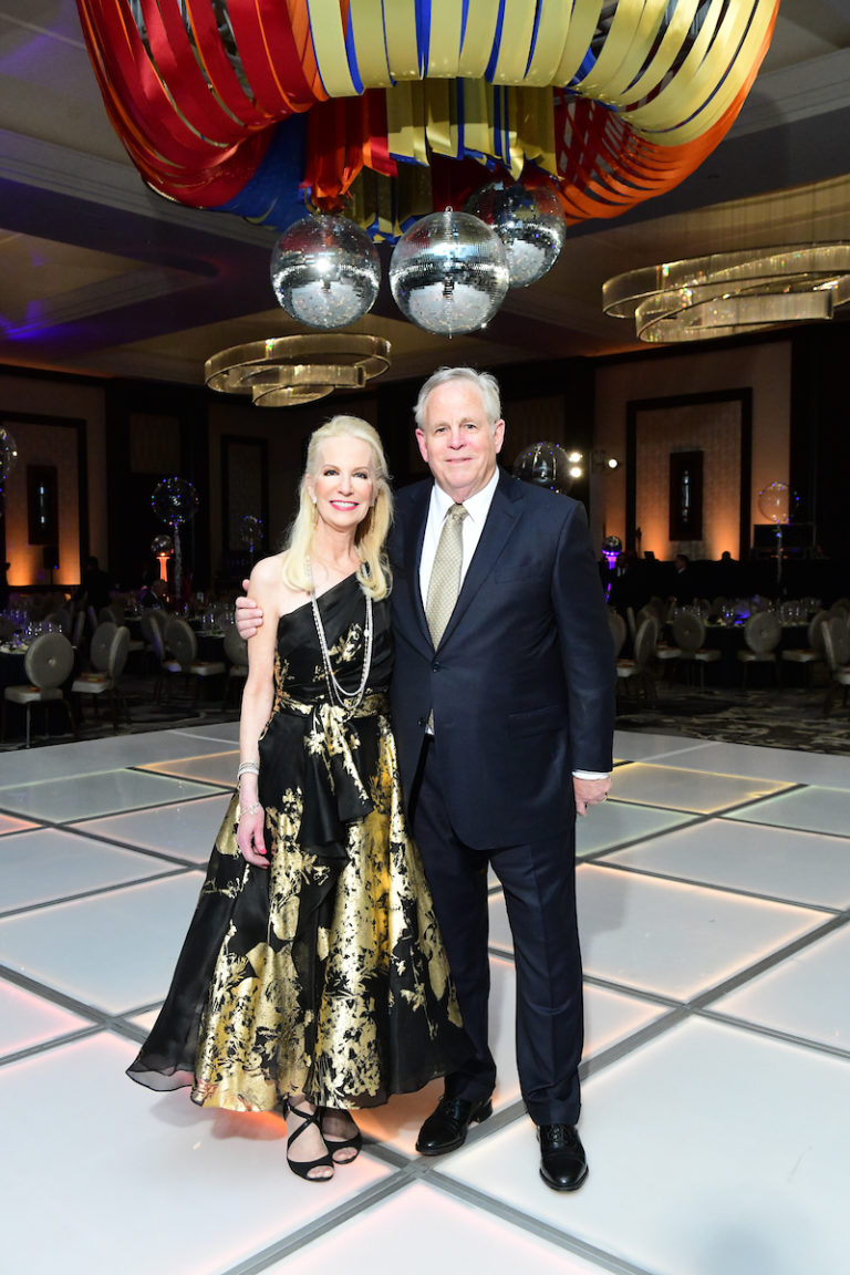 Billionaire Philanthropists Make This Houston Home a Vital Success ...