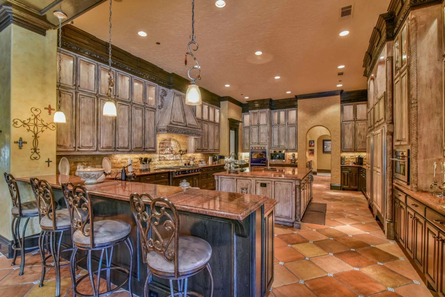 Texas' Castle Mansion Comes Straight Out of Harry Potter With a $2.5 ...