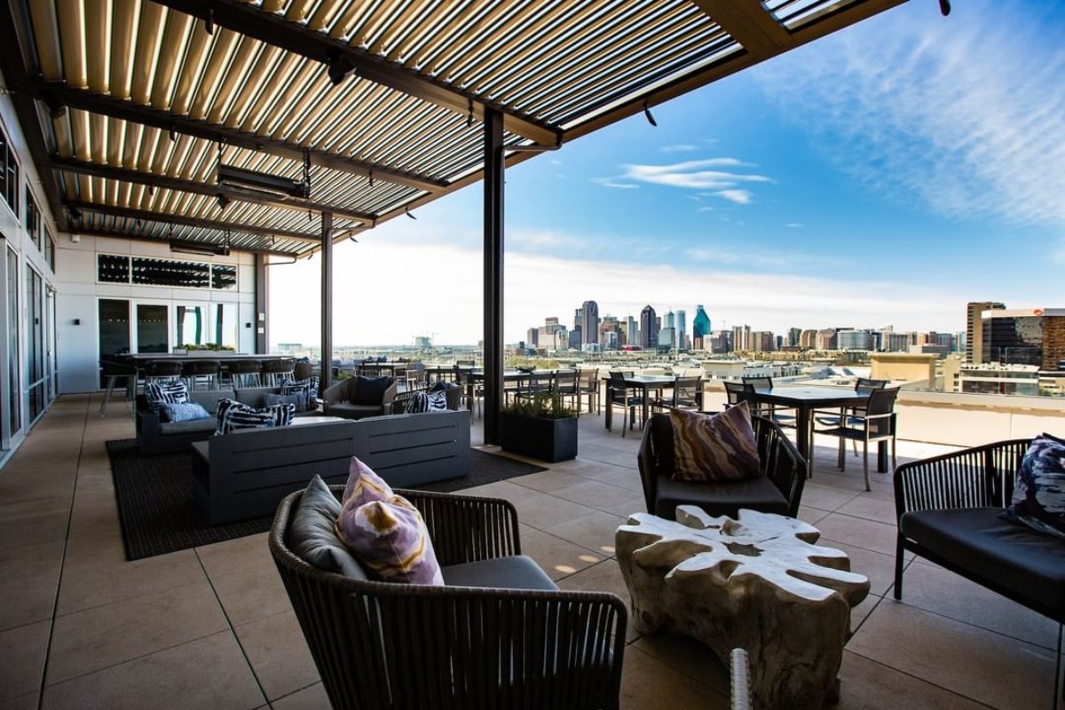 Where to Find a Rooftop Bar in Dallas for an Elevated Cocktail