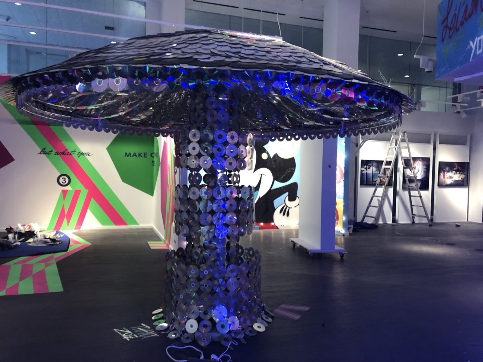 Psychedelic Robot Returns to Dallas, Takes its Mind-Bending Art ...