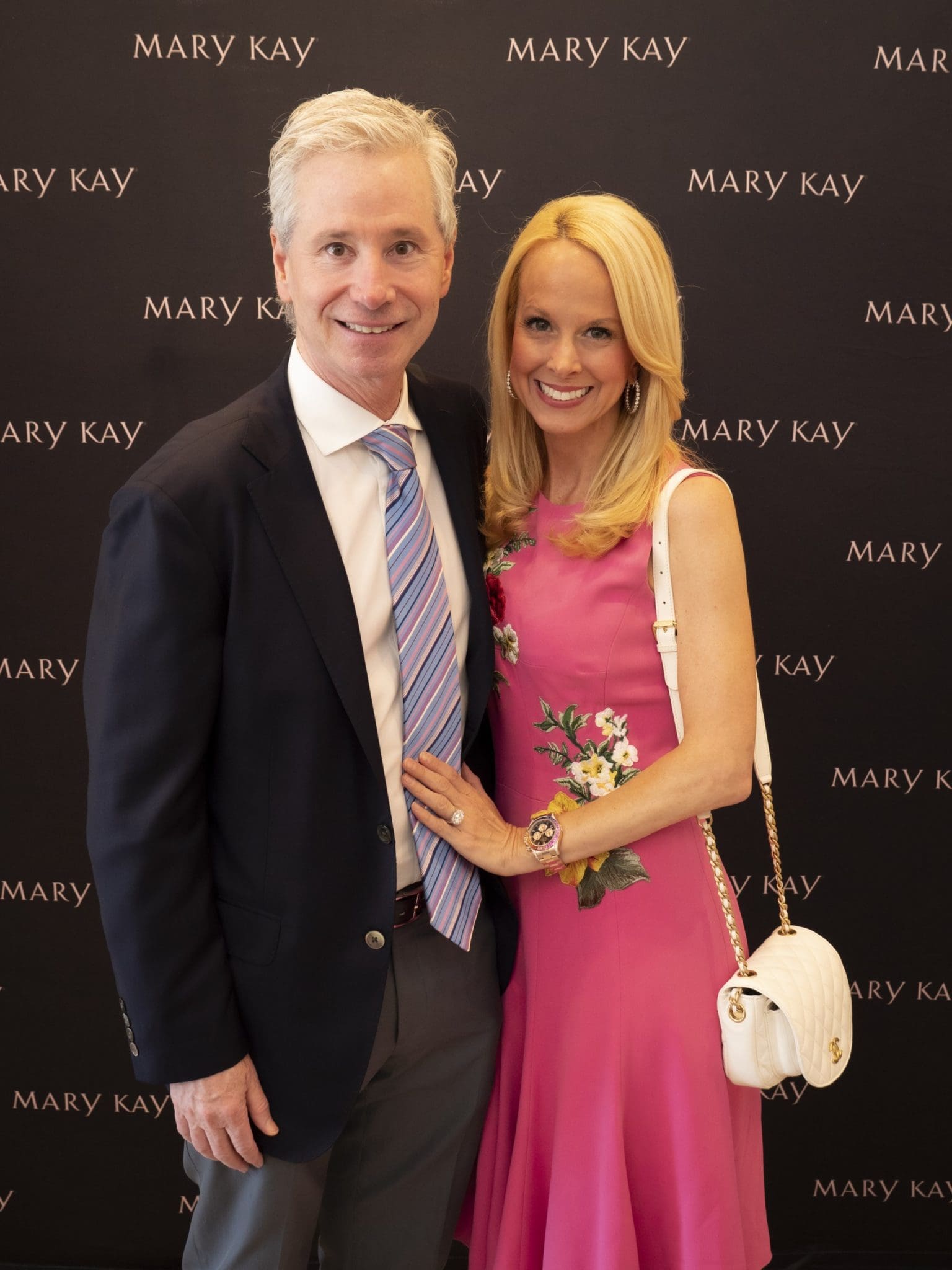 Mary Kay Takes Over Tootsies With a Kiss Reader, an Army of Pink ...