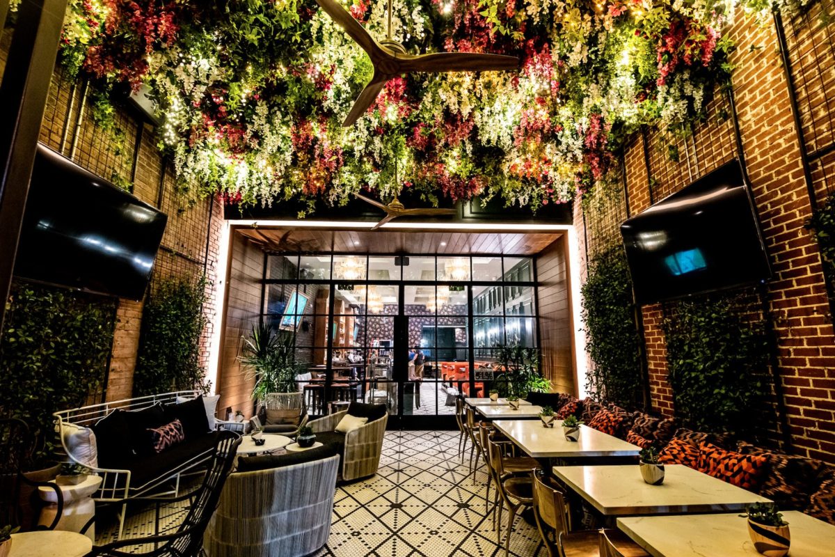 New Dallas Bar Brings a Pretty Scene and True Late Night Eats to Deep ...