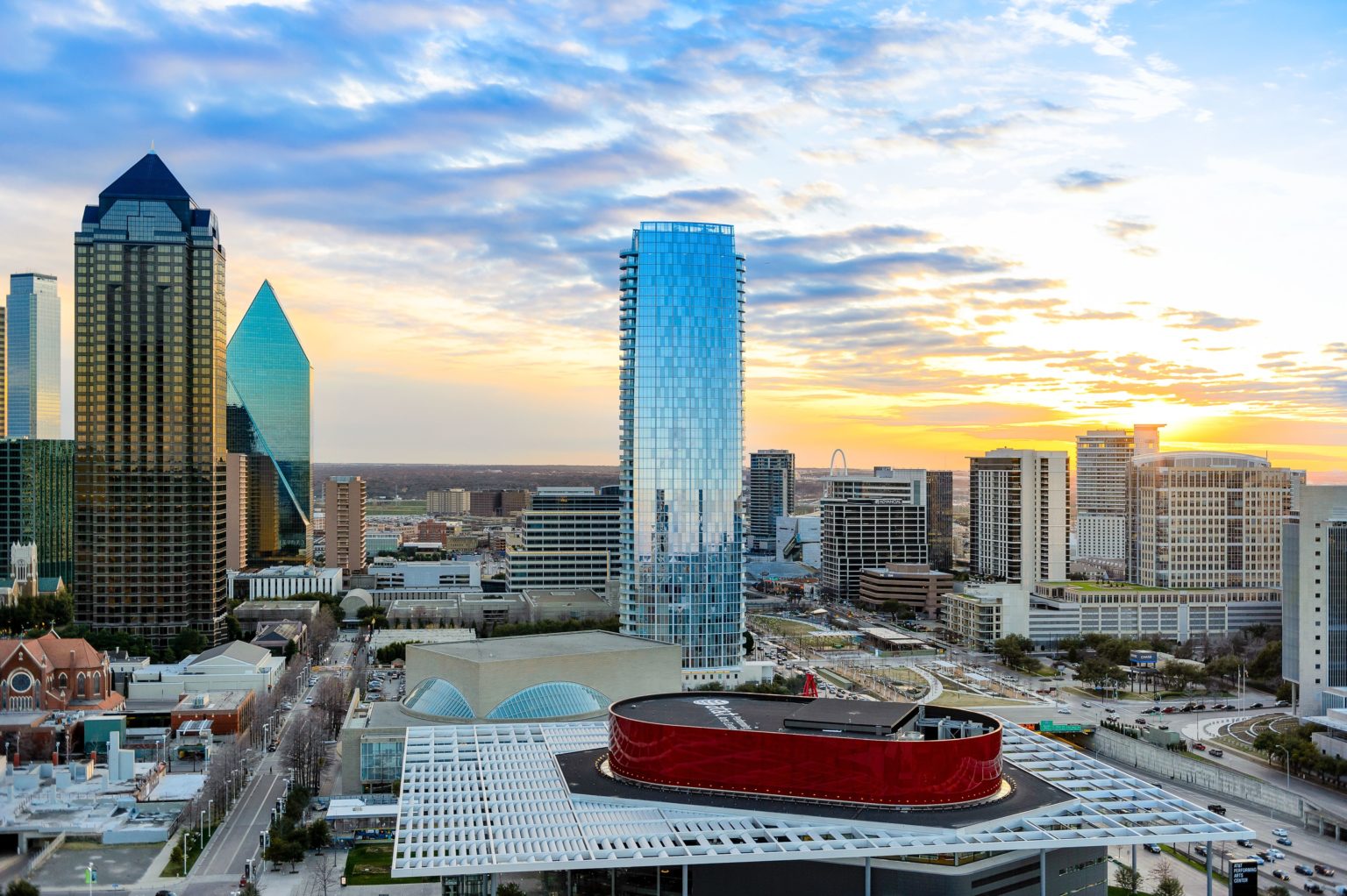 Dallas' Own Treetop Retreat — This Stunning Museum Tower Home Puts the ...