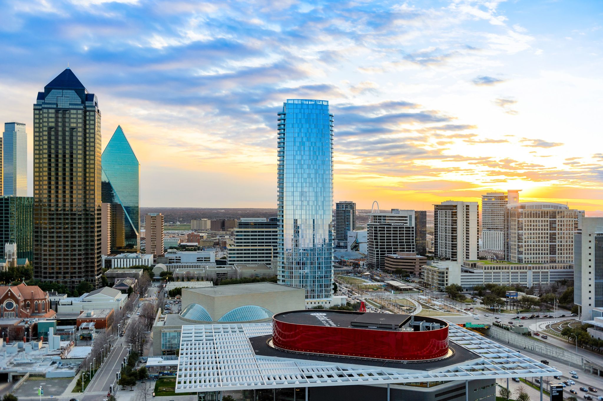 Dallas' Own Treetop Retreat — This Stunning Museum Tower Home Puts the ...