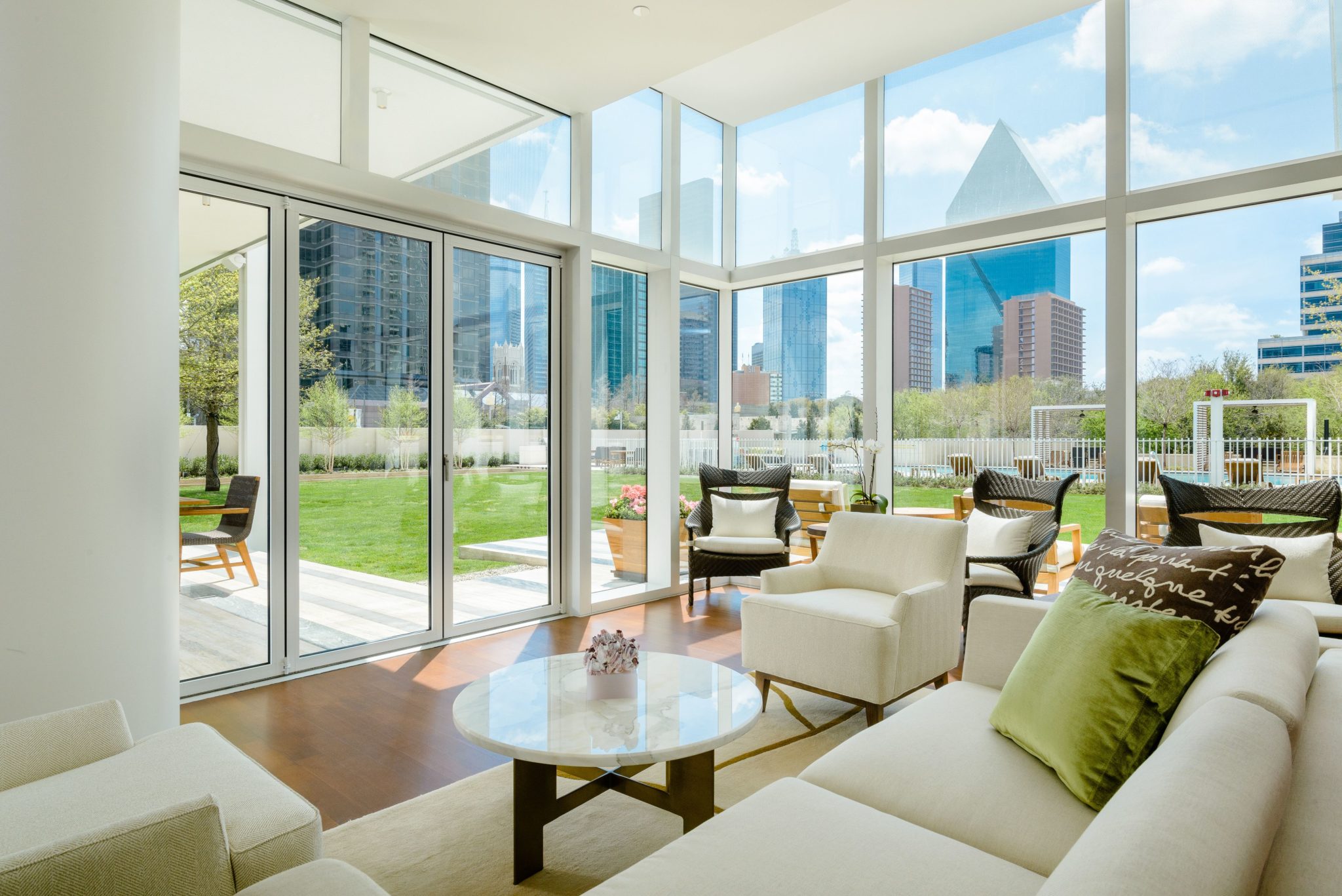 Dallas' Own Treetop Retreat — This Stunning Museum Tower Home Puts the ...