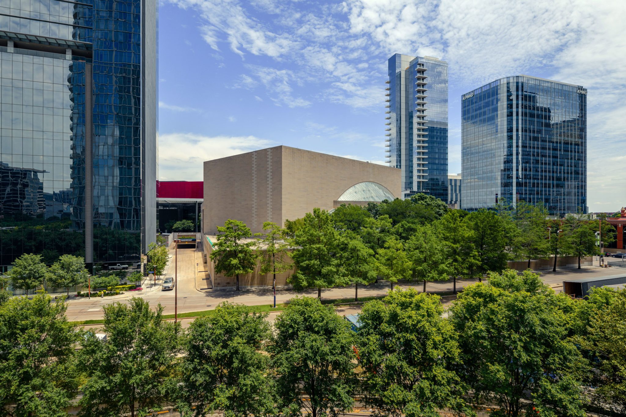 Dallas' Own Treetop Retreat — This Stunning Museum Tower Home Puts the ...