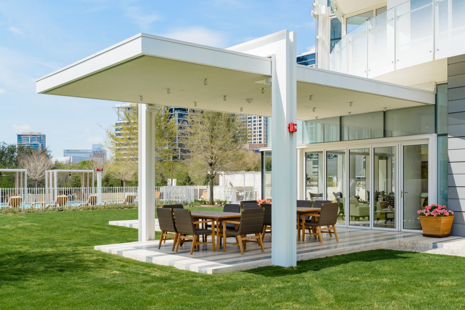 Dallas' Own Treetop Retreat — This Stunning Museum Tower Home Puts the ...