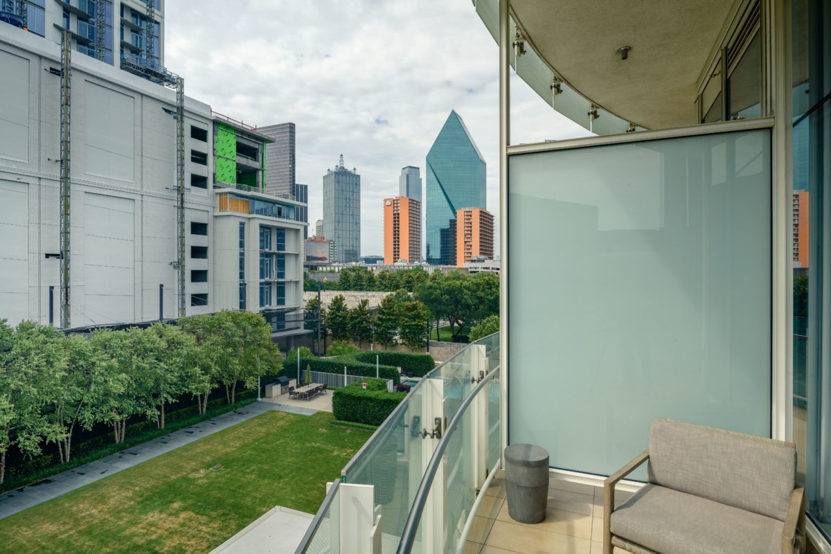 Dallas' Own Treetop Retreat — This Stunning Museum Tower Home Puts the ...