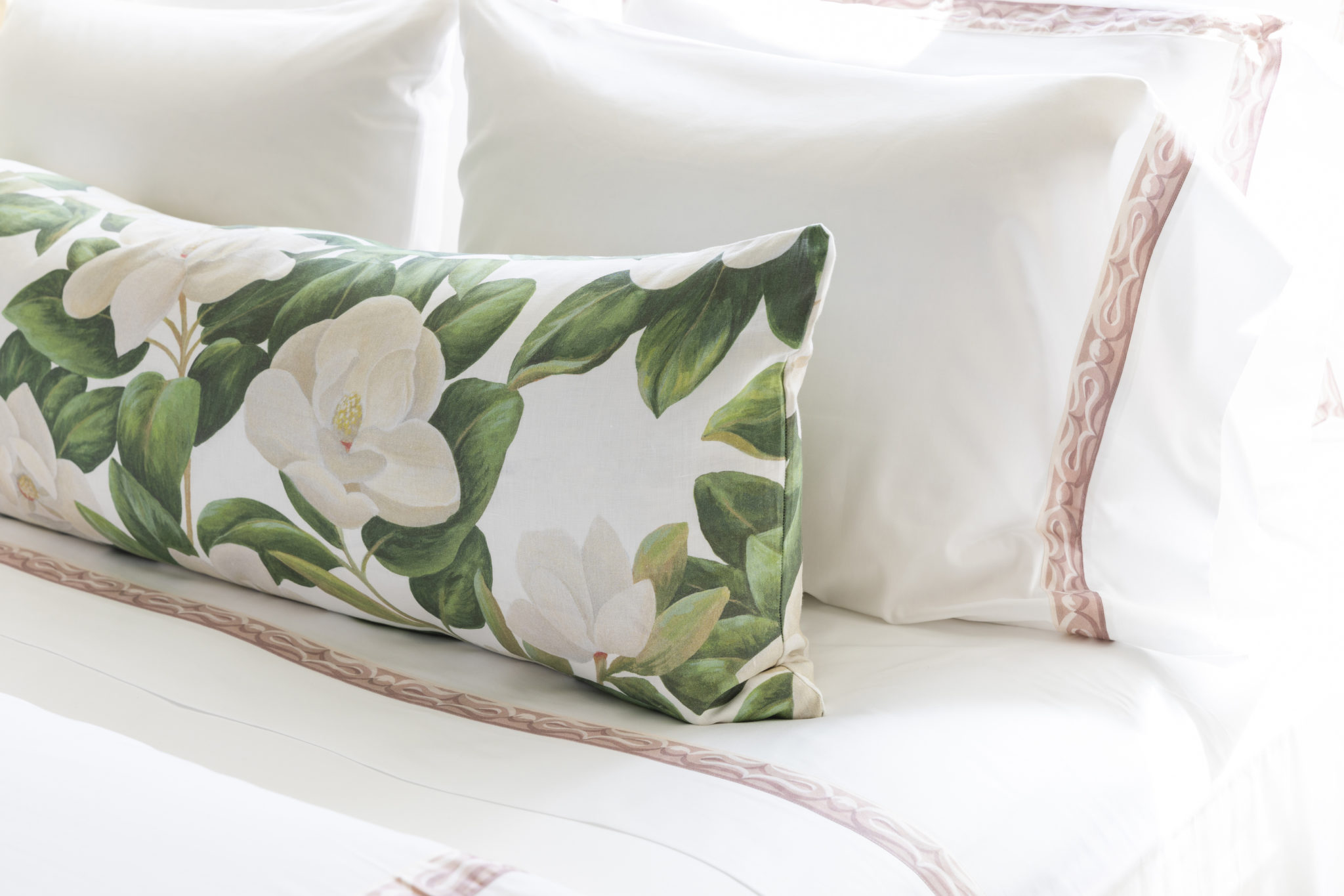 Bold Magnolia Bedding Collection is Enough to Make This Southern Belle ...