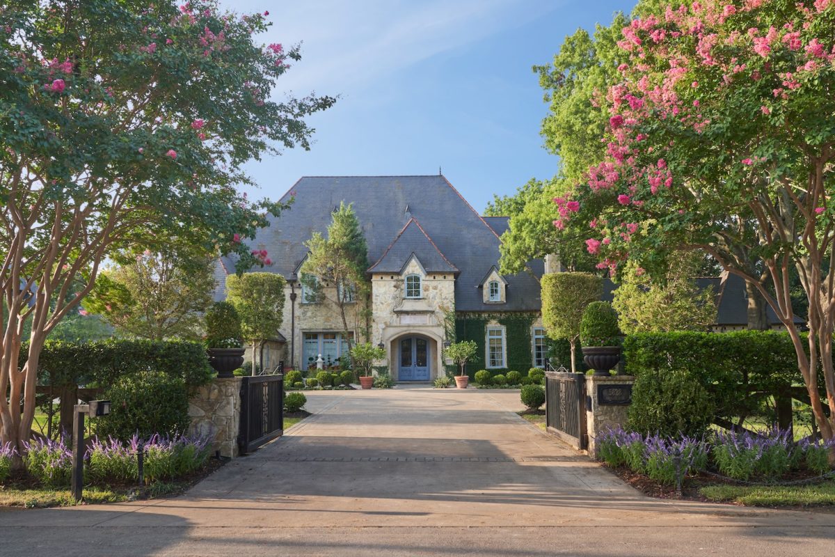 Lambert Creates a French Countryside-Inspired Entry Garden for Kips Bay ...