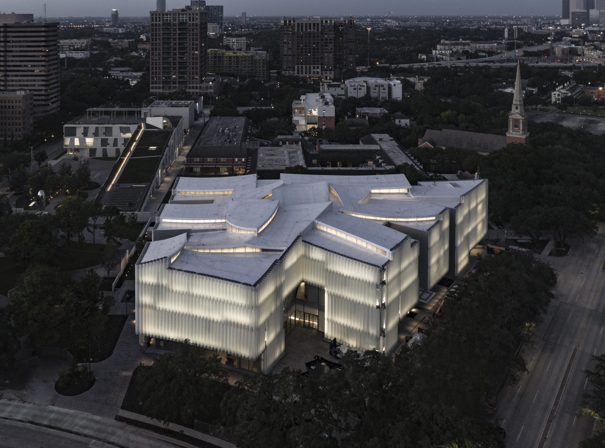 Eye-Catching New Kinder Building Gives MFAH (and Houston) Extra Art ...