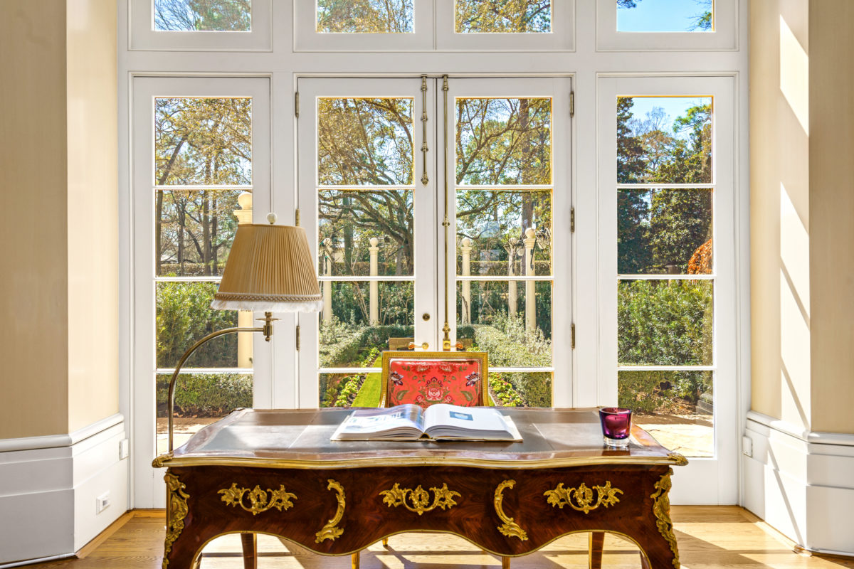 Legendary Developer Gerald Hines' Stunning River Oaks Mansion Hits the ...