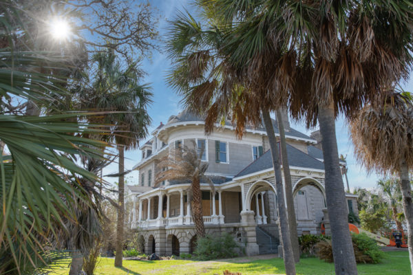 Go Inside 10 Historic, Private Galveston Houses — This Special Tour ...