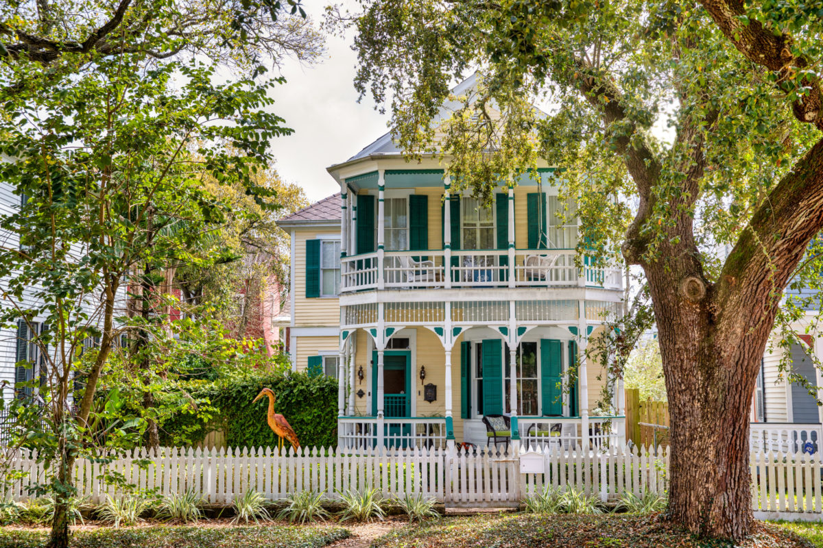 Go Inside 10 Historic, Private Galveston Houses — This Special Tour ...
