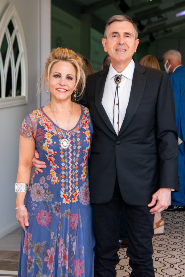 Unique Texas Themed Wall Helps Raise $600,000 for a Houston Charity ...