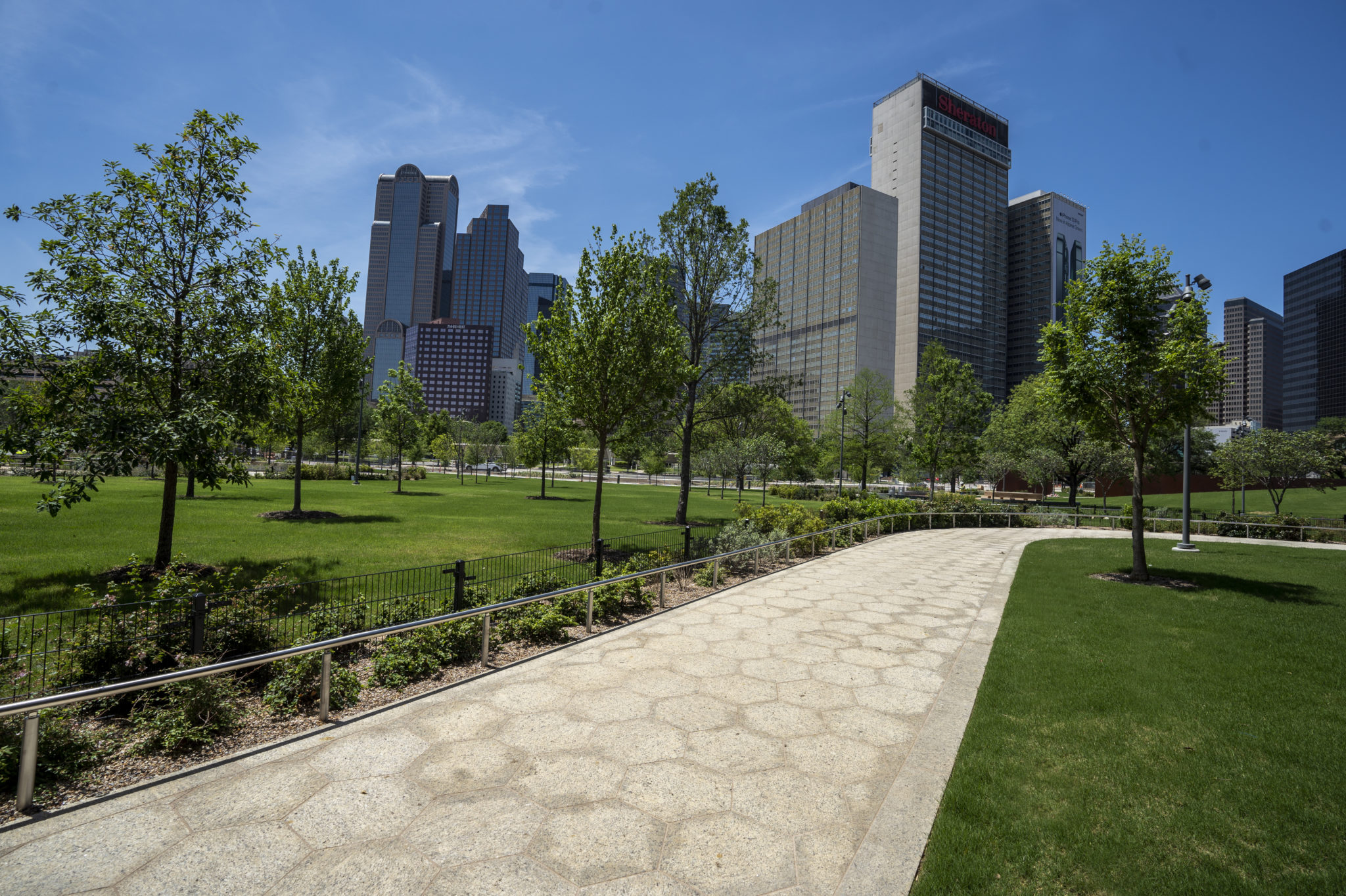 The Best Parks in Dallas for Walks, Picnics, and Play
