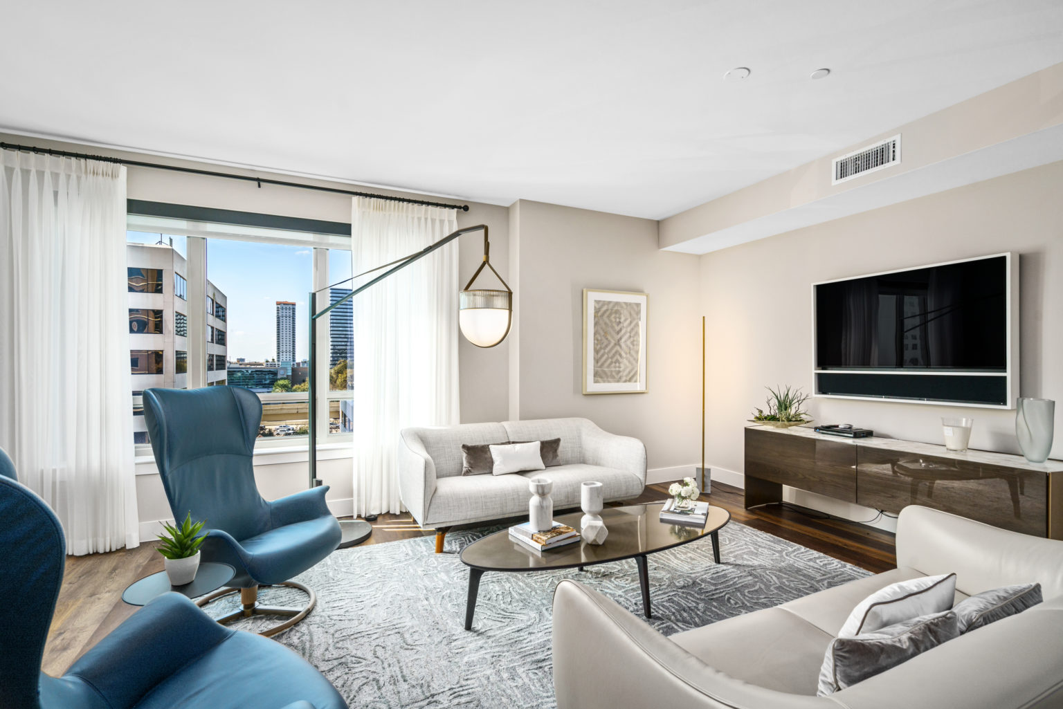 An Artful Tower — New Houston High-Rise Makes Gallery Worthy Works a ...