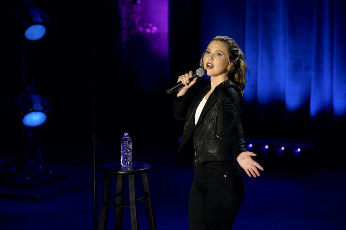 Taylor Tomlinson Brings Fresh Jokes About Mental Health and Dating to ...