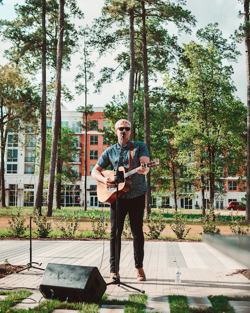 Friday Night Live! | Eric Demmer Duo - PaperCity Magazine