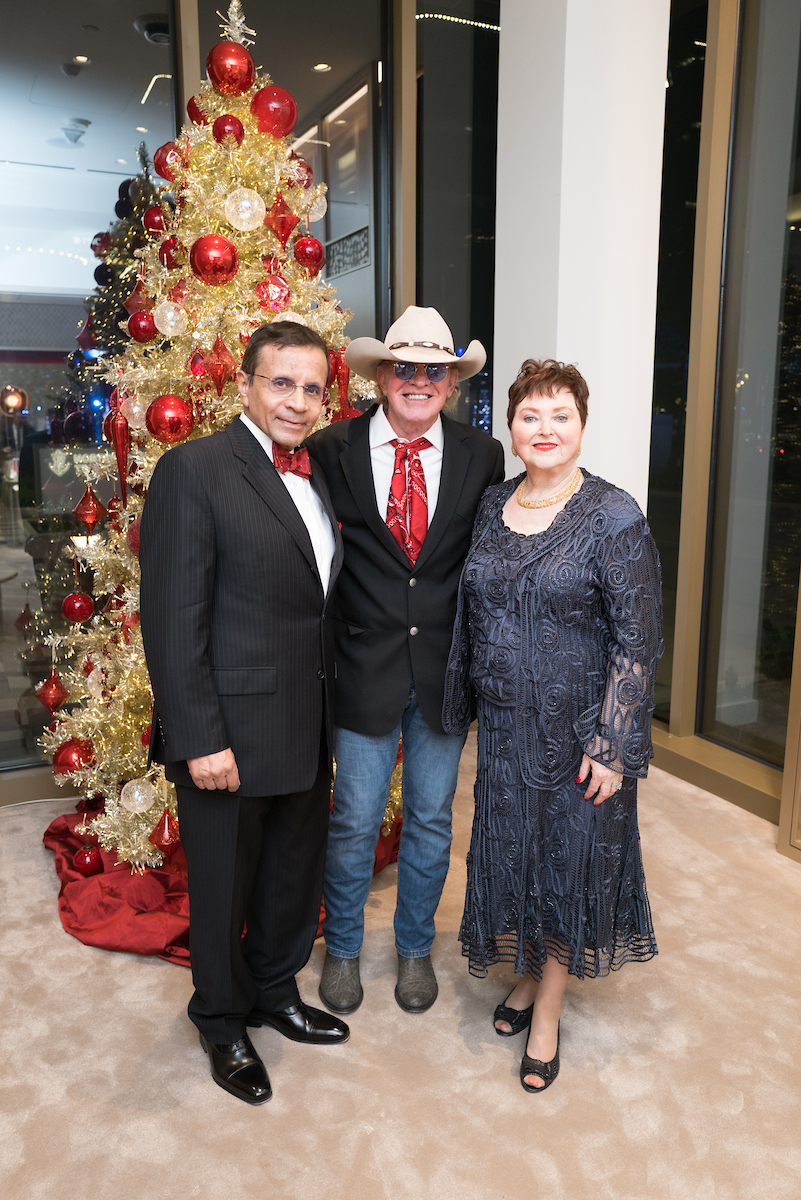 Grand New Houston Storefront Hosts a Jewelry Giant's Sparkly 46th ...