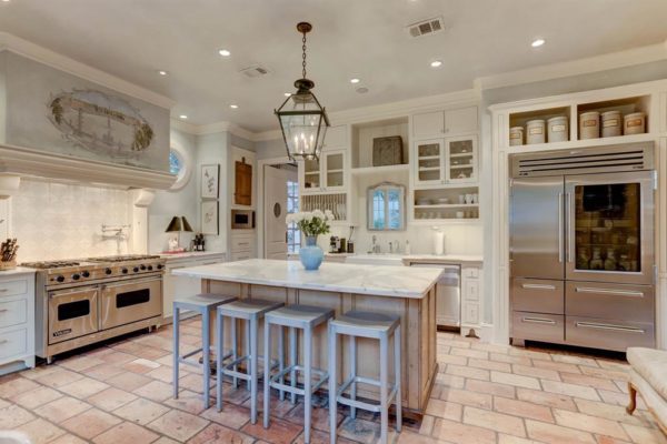 As Dominique Sachse Moves Past TV, the Remarkable River Oaks Mansion ...