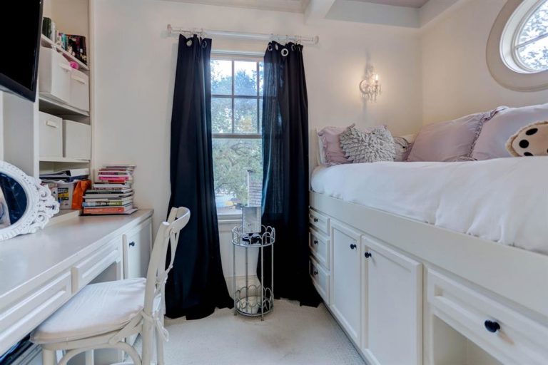 As Dominique Sachse Moves Past TV, the Remarkable River Oaks Mansion ...