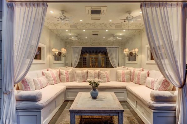 As Dominique Sachse Moves Past TV, the Remarkable River Oaks Mansion ...