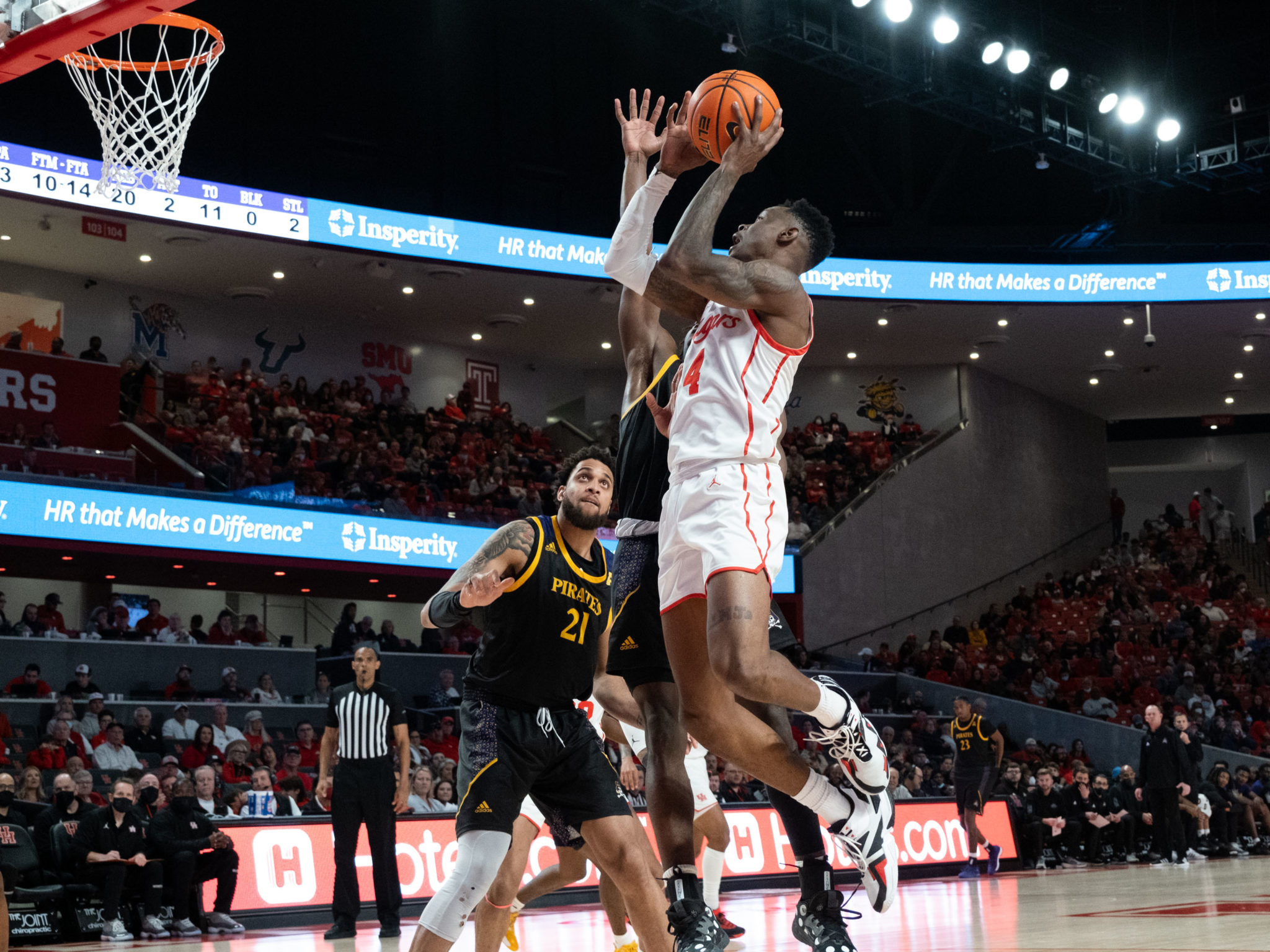 Dunk King Taze Moore Finds His Opportunities Soaring — UH Flyer Shows ...