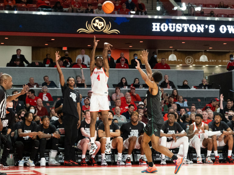 Dunk King Taze Moore Finds His Opportunities Soaring — UH Flyer Shows ...
