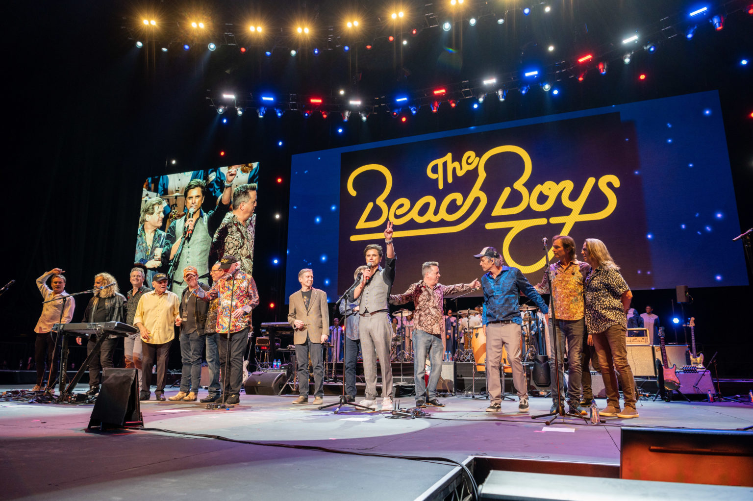 John Stamos Helps Power a $10.5 Million Houston Night — Standing Up ...