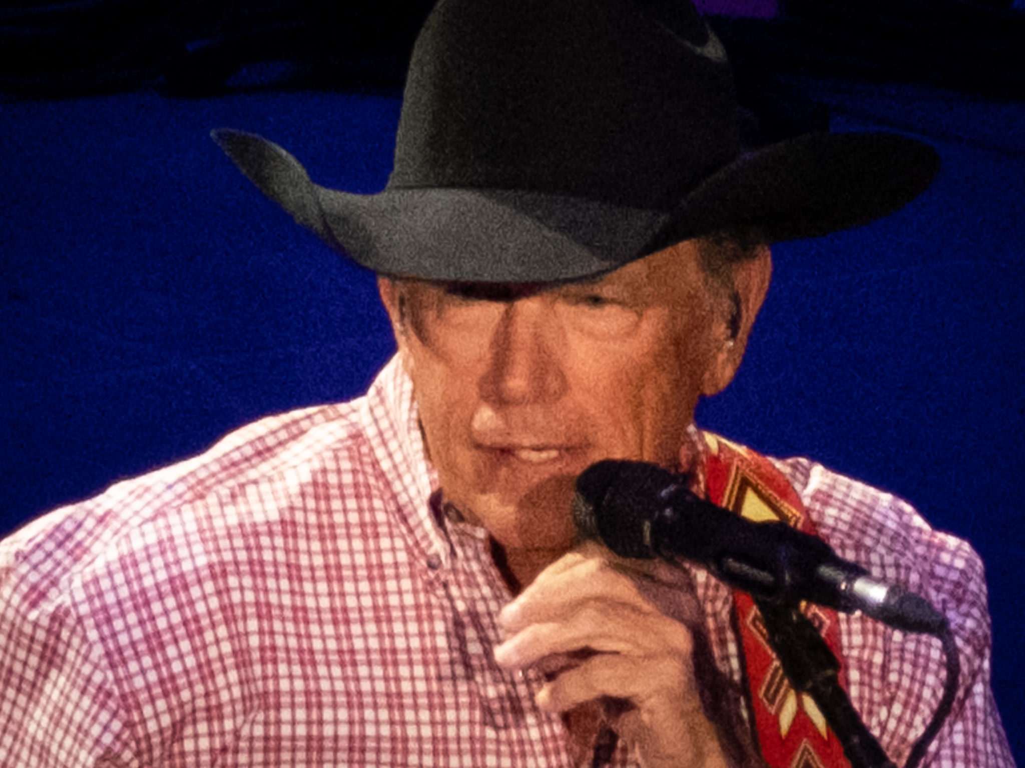 George Strait Goes Deep and Keeps It Cozy at Houston Rodeo, Playing Off ...