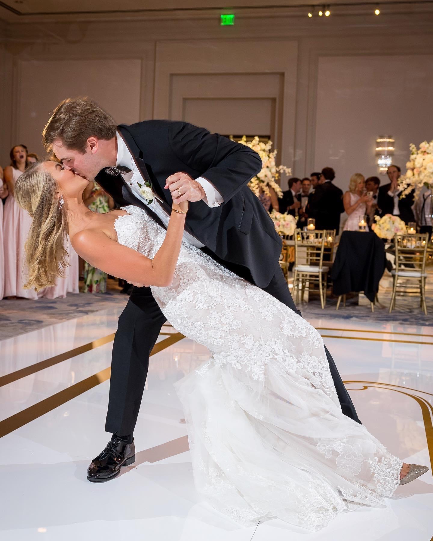 Peyton and Hilton Kennington's Flower-Filled September Wedding ...