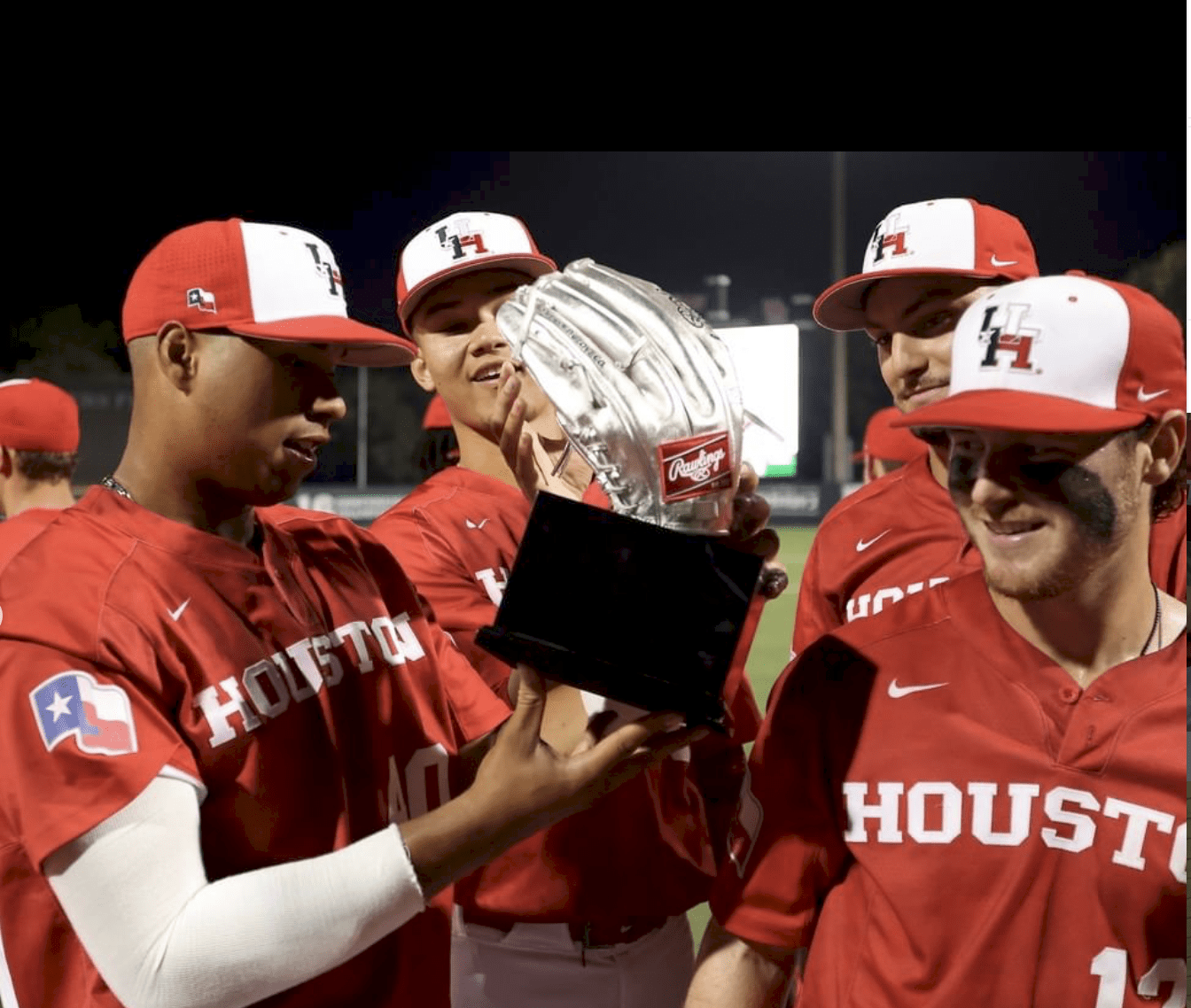 Todd Whitting's Battlers Fight to Get UH Baseball Back to Where It ...