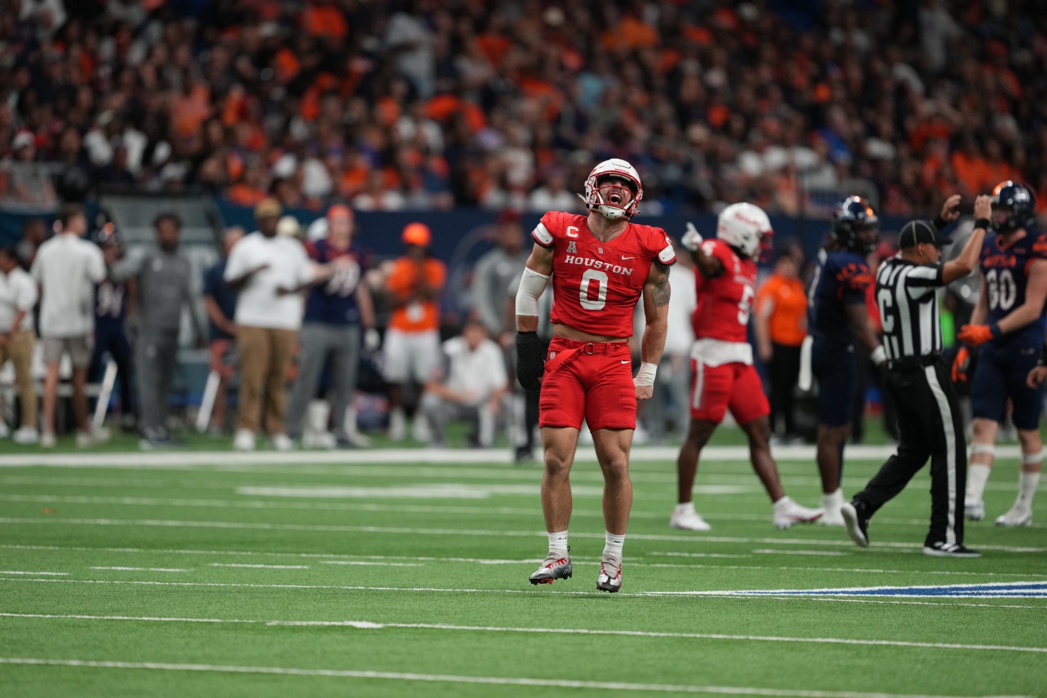 Derek Parish's Crazy Surgery Comeback Inspires His UH Teammates — Two ...
