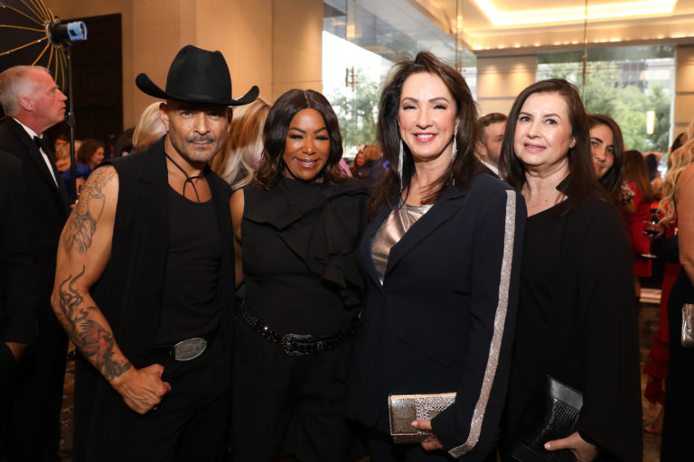 Yellowstone Stars Swoop Into Houston For a $1.1 Million Night For ...