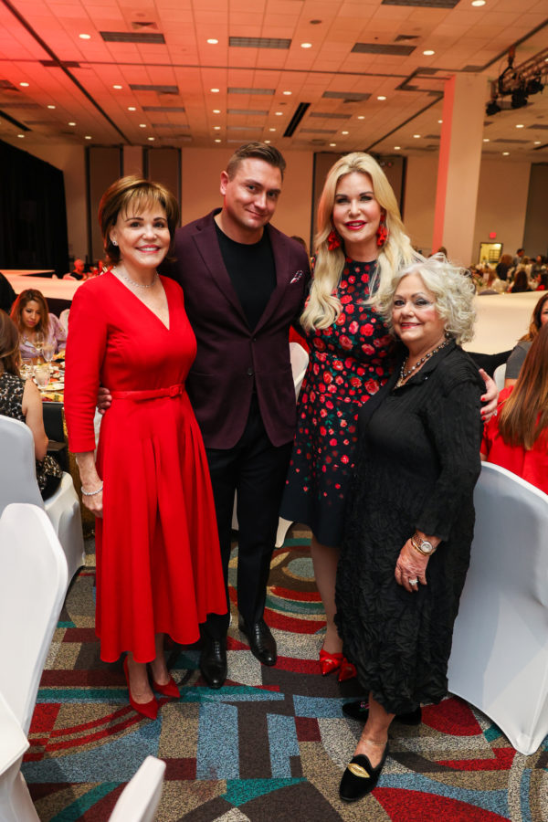 Houston's Mega Holiday Fundraiser Draws Massive Crowds — Nutcracker ...