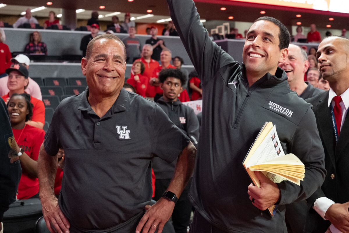 UH Working On Raises, Reworked Contracts for Kelvin Sampson, Coach In ...