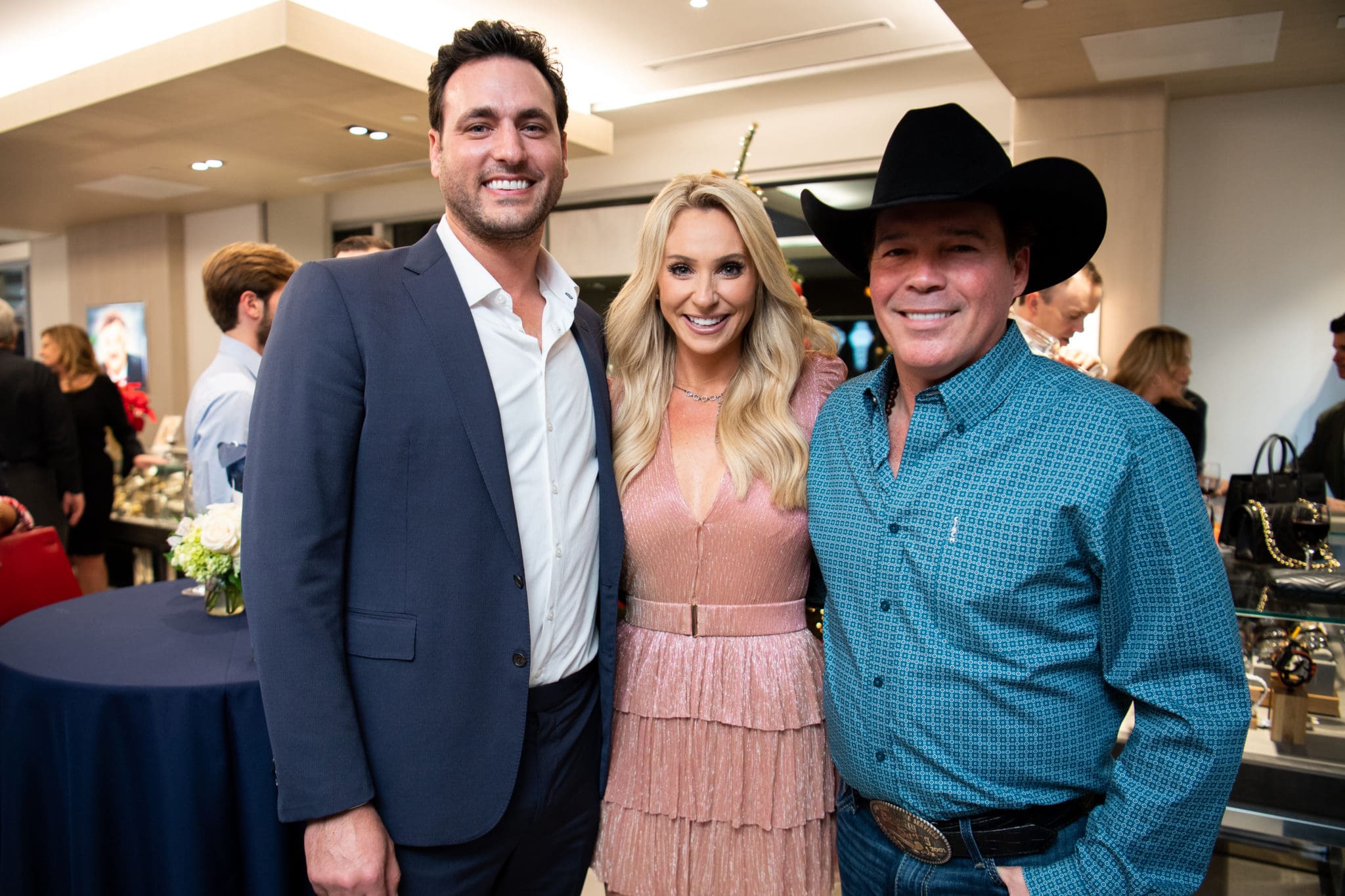 Glamorous Makeover of a Bellaire Institution Turns Head — A Country ...