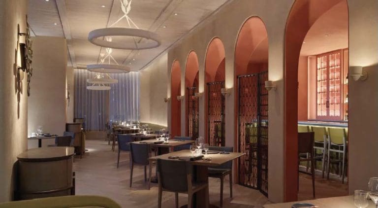 Fort Worth's New Showcase Hotel Brings Something New to the Downtown ...