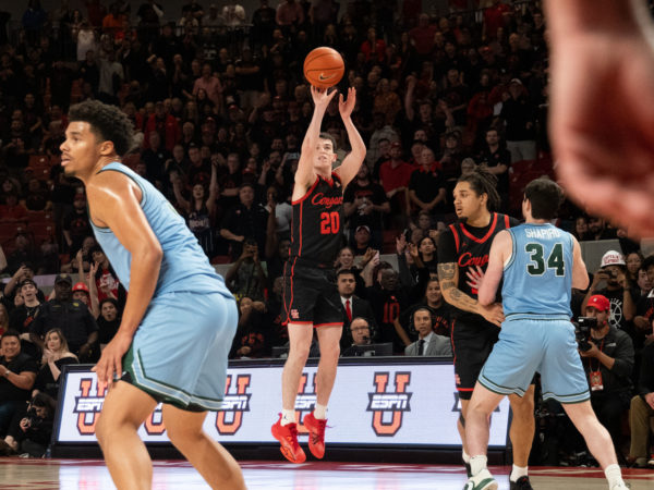 Inside Houston's Epic Round of 32 Win For No. 32 — How Reggie Chaney's ...