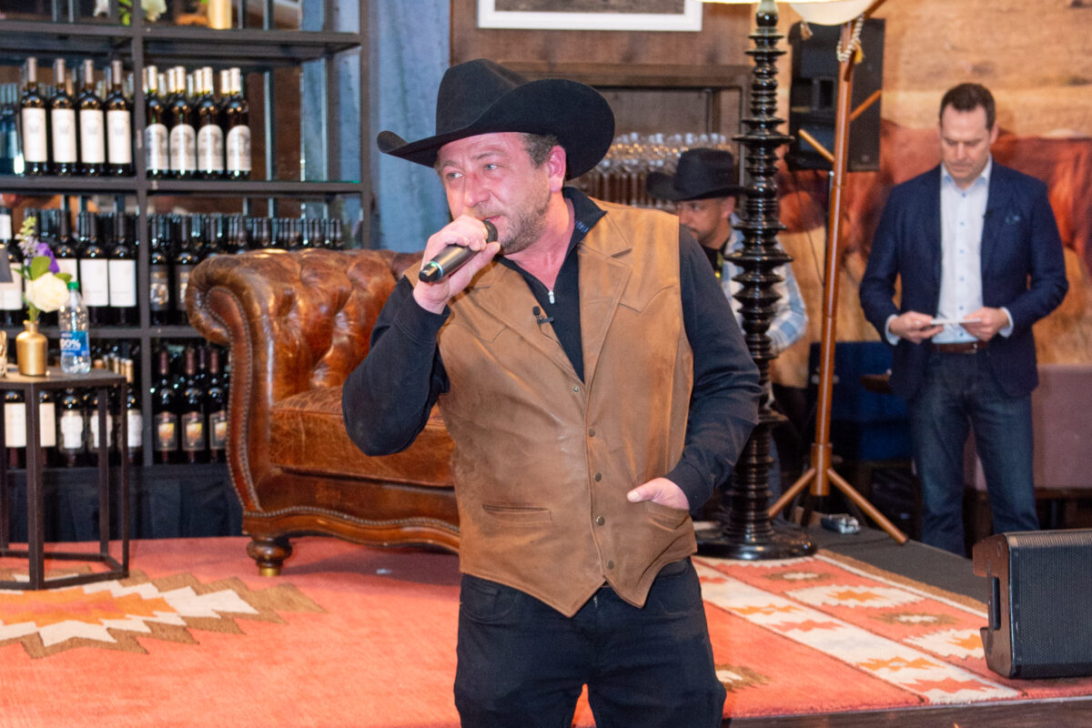 Yellowstone Star Cole Hauser Shows Off His Dance Moves, Tells All and ...