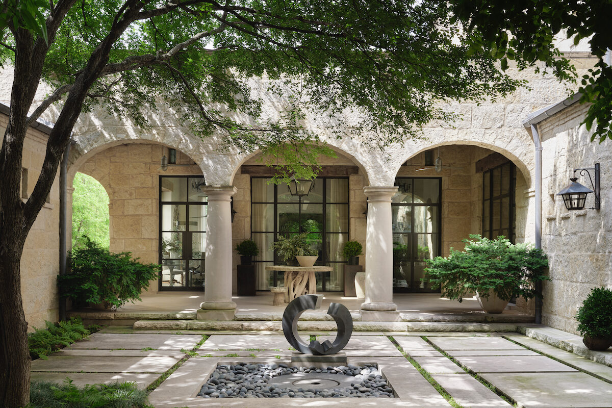 A Highland Park Hacienda is Gorgeously Refreshed in Dallas