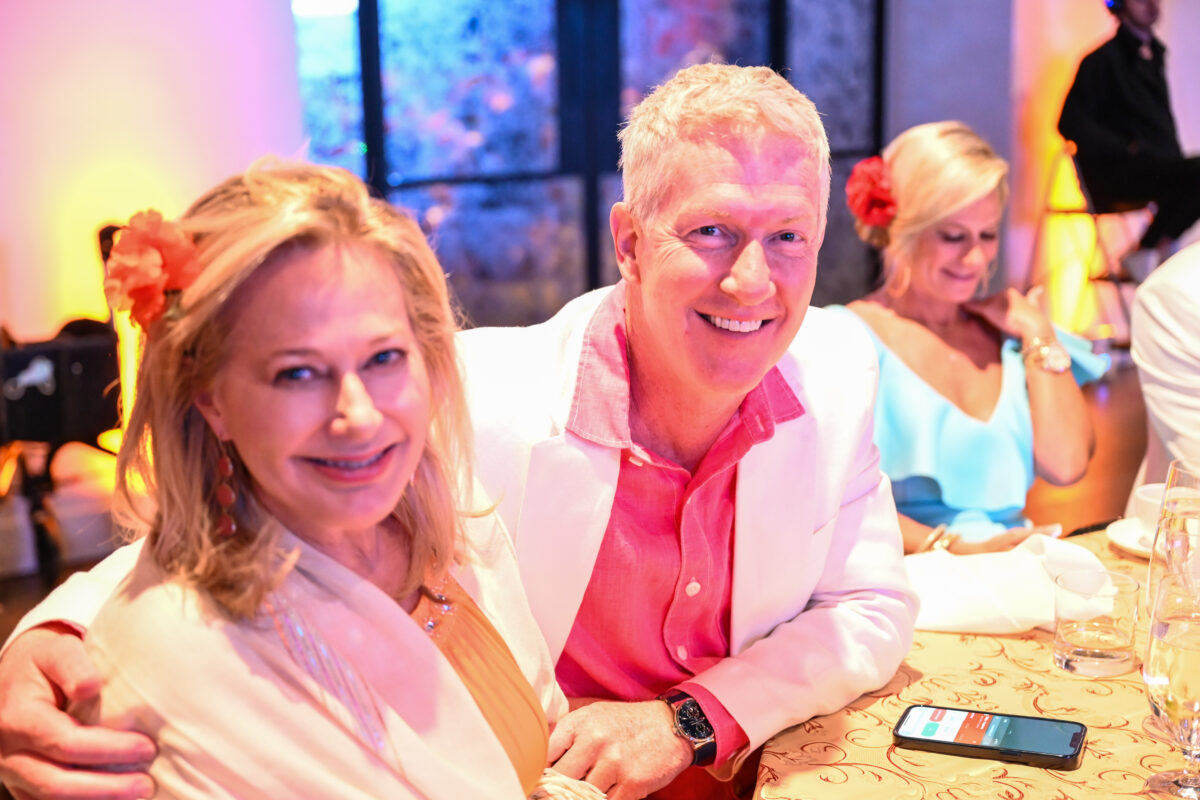 Republican Power Couple and Houston Oilers Great Boost the Be An Angel ...