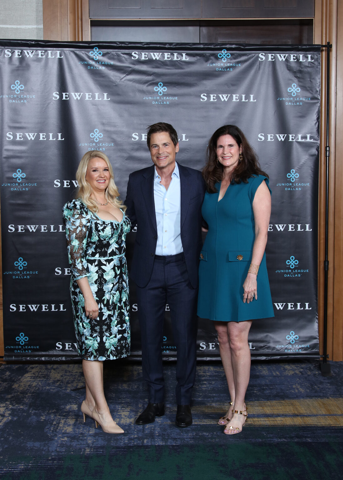 Rob Lowe Dazzles as the First Male Keynote Speaker at Junior League of ...